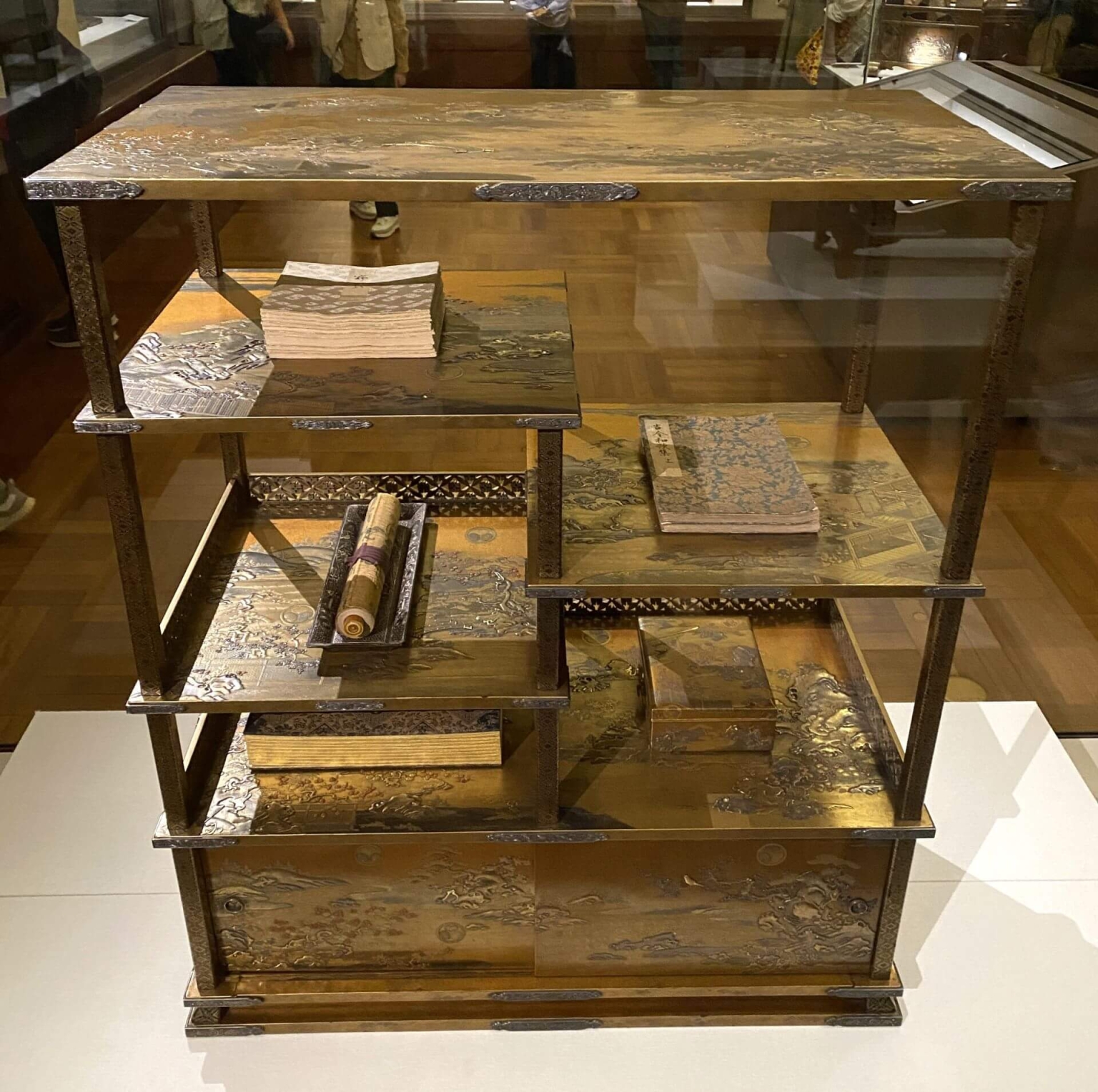 日本金漆裡的文學風景——初音：德川千代姬的華麗嫁妝 | 典藏ARTouch.com